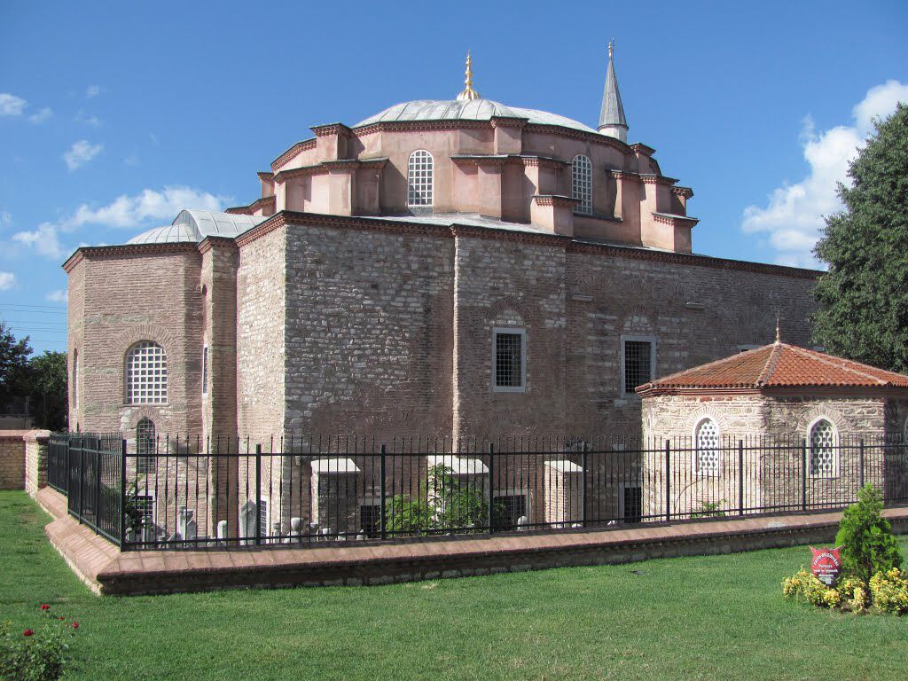 Descubre la historia y el legado de la iglesia de San Sergio y San Baco ...